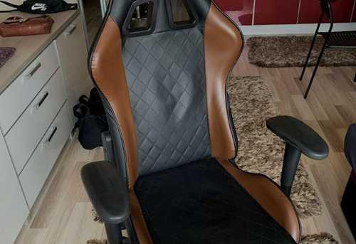 Игровое компьютерное кресло черное коричневое
