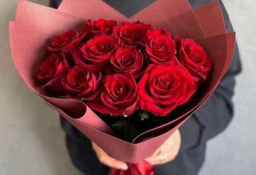 11 красных роз с оформлением, цветы с доставкой
