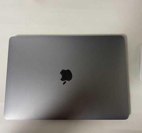 Macbook pro 13 2017 i5 256 gb