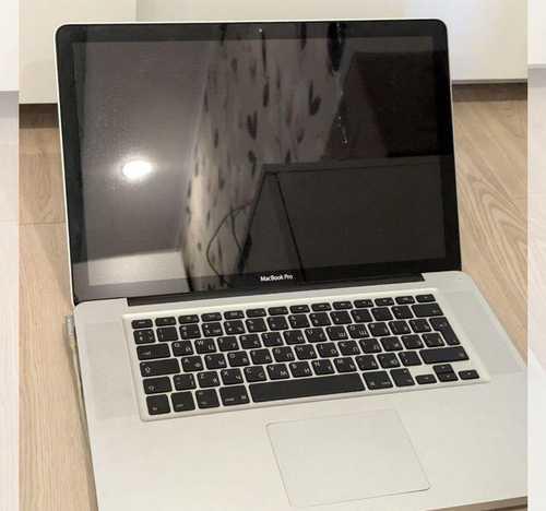 Apple macbook pro 15 (2010г.)