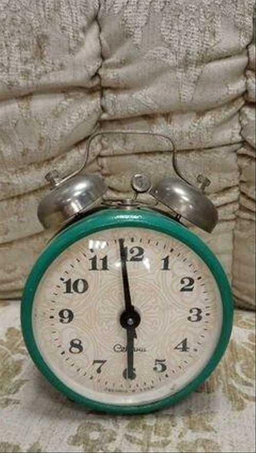 Часы будильник СССР Севани