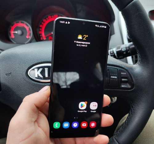 Samsung Galaxy A20, 3/32 ГБ