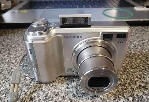 Цифровой фотоаппарат Fujifilm E550