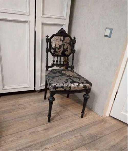 Старинный стул. 19 век. Царский