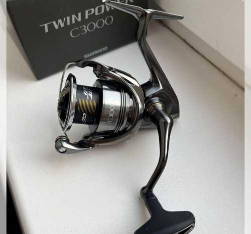 Катушка Shimano 24 Twin Power C3000