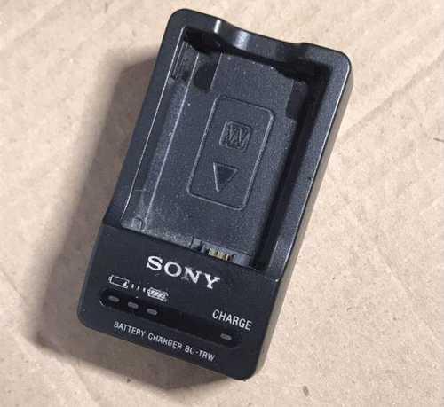 Sony зарядное устройство BC-TRW для аккумулятора