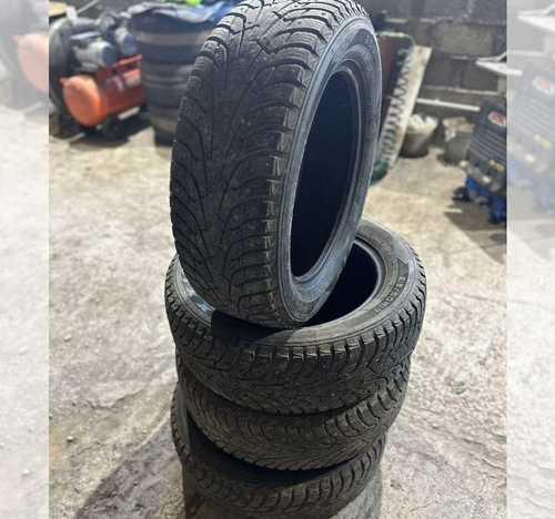 Maxxis Premitra Ice Nord NP5 215/60 R17