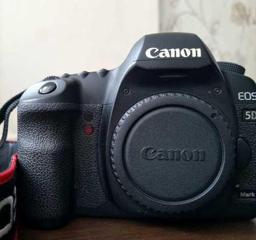 Зеркальный фотоаппарат Canon 5D Mark II (Body)