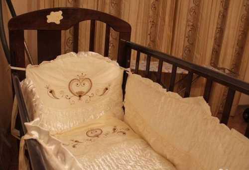 Детская кроватка с красивыми бортами