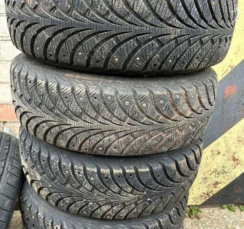 Goodyear UltraGrip Extreme 185/65 R15 88T