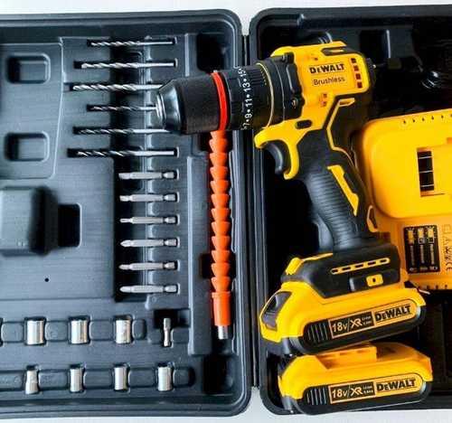 Шуруповерт Dewalt бесщёточный с битами 18V
