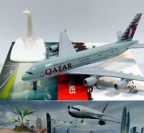 Модель самолета Airbus A380 Qatar Airways длина 17