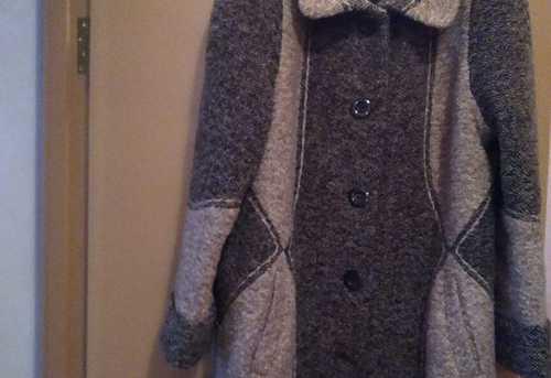 Женское пальто зимнее с капюшоном