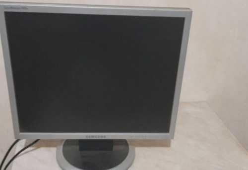 Монитор Samsung SyncMaster 740N