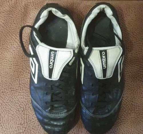 Футбольные бутсы Umbro