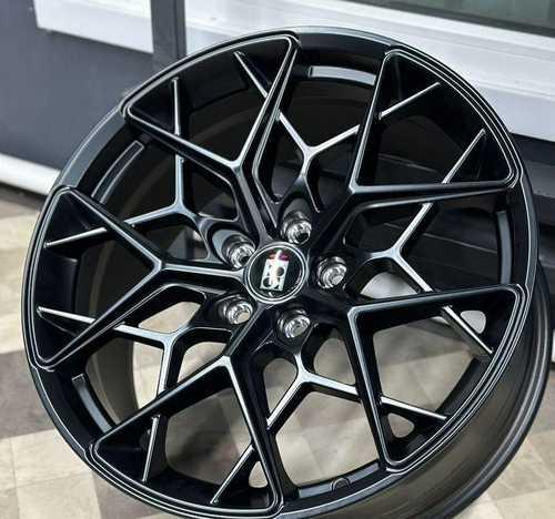 Новые диски HRE R18 5x112 на Немцев