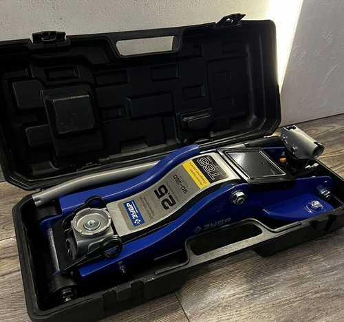 Новый подкатной домкрат Зубр Т65 2.5 тонны