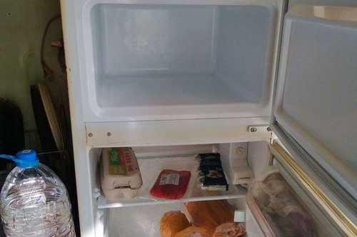 Холодильник бу маленький Саратов высота 143