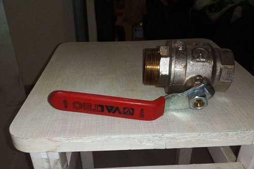 Кран запорный 1 1/2"