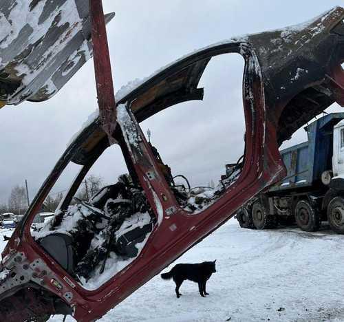 Левый порог со стойкой Peugeot 408