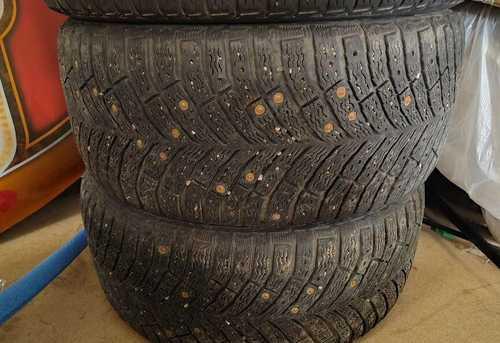 Michelin Agilis X-Ice North 240/40 R18