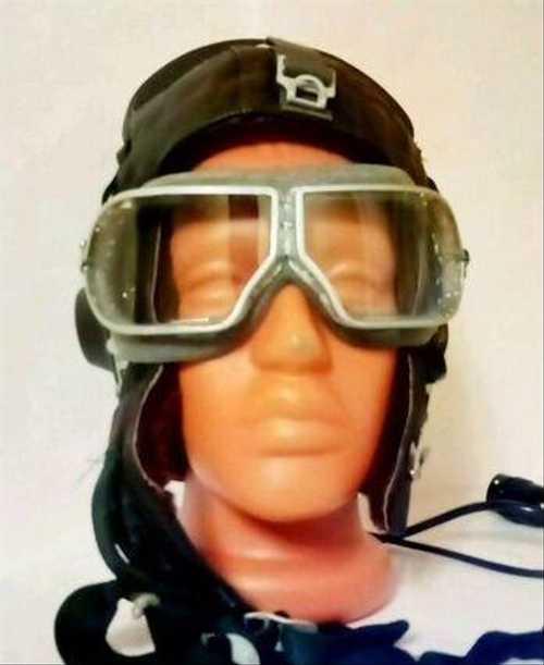 Шлем летчика с защитными очками