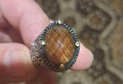 Мужской серебряный перстень с камнем Султанит
