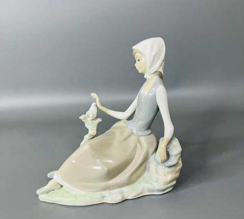 Статуэтка Lladro девушка с птичкой