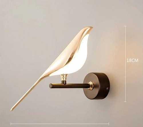 Птичка на ветке Настенный современный светильник
