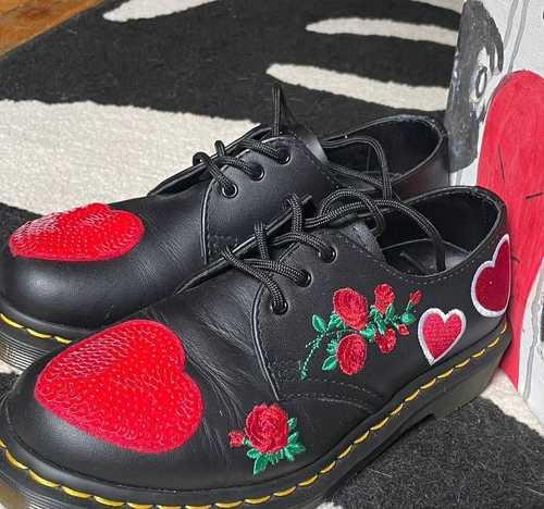 Dr. Martens 1461 Sequin Hearts in Black