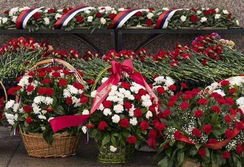 Цветы на возложение Корзина с цветами Похоронные