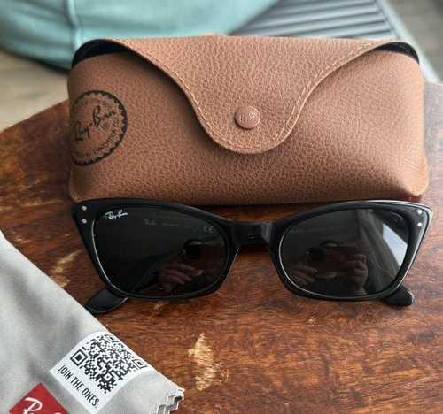 Солнцезащитные очки ray ban