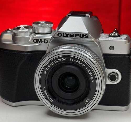 Olympus OM-D E-M10 Mark iii kit (как новый)