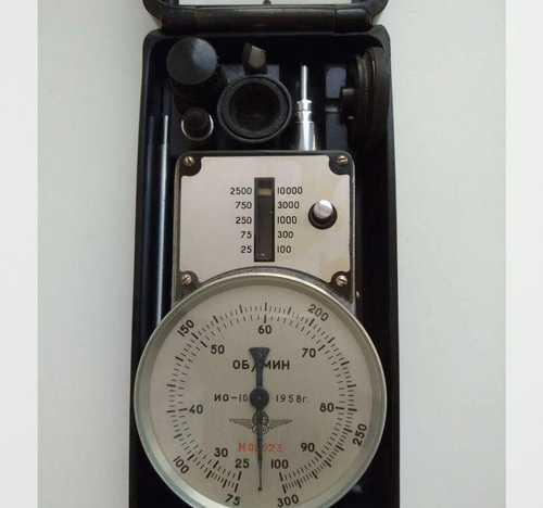 Тахометр ио-10. СССР