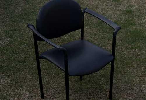 Кожаный стул черный
