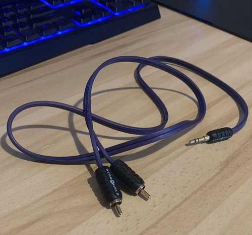 Кабель Wire World Pulse 3.5mm to 2 RCA 1.0 m