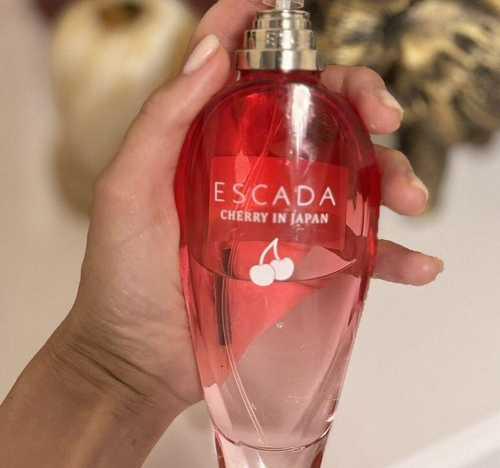 Escada Cherry in Japan распив