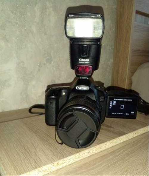 Фотоаппарат Canon EOS 60D c фотовспышкой