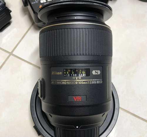 Nikon 105mm f/2.8G IF-ED AF-S VR Micro-Nikkor