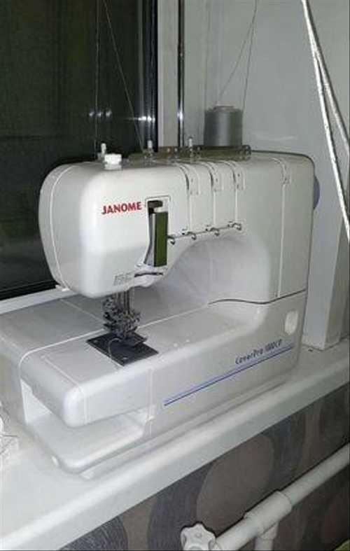 Швейная распошивальная/плоскошовная машина Janome