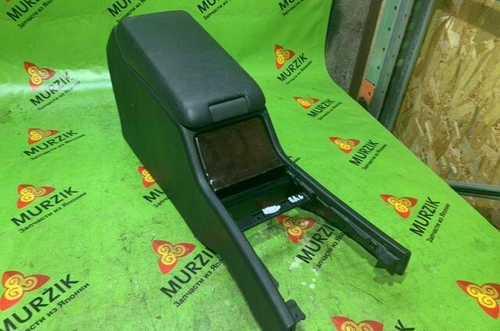 Подлокотник Mercedes E-Class W210 104.995 3.2L