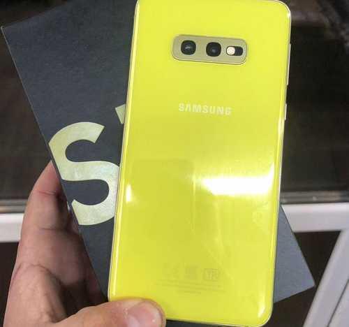 Samsung Galaxy S10e, 6/128 ГБ