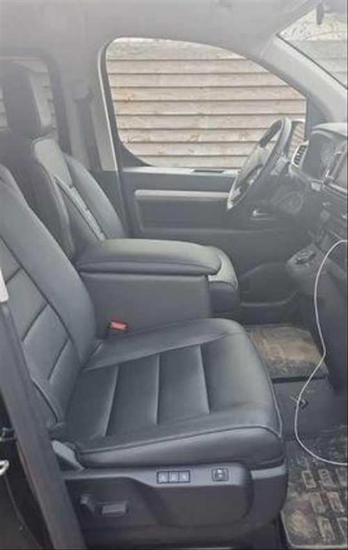 Подлокотник Traveller Spacetourer Zafira Life