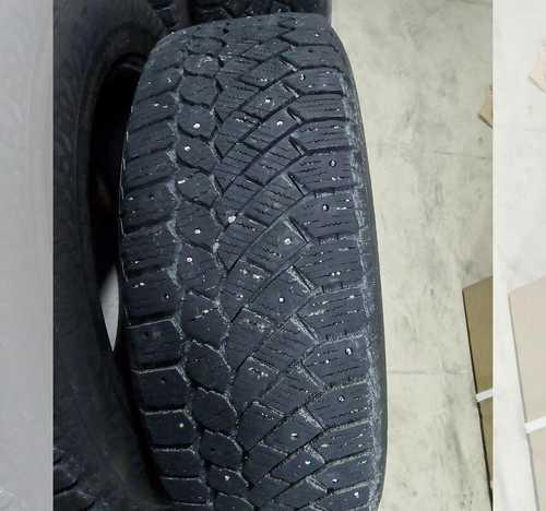 Gislaved Nord Frost 200 215/60 R17