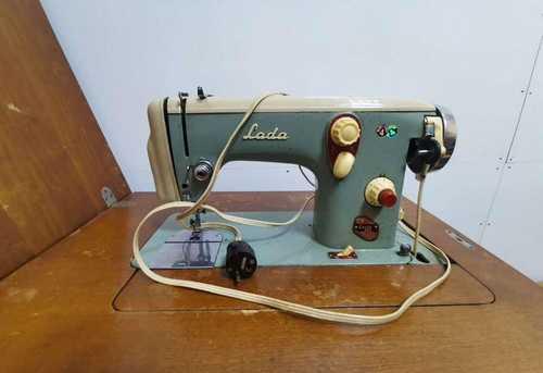 Швейная машина LADA 238. Чехословакия 1965г