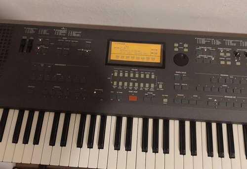 Синтезатор korg is35