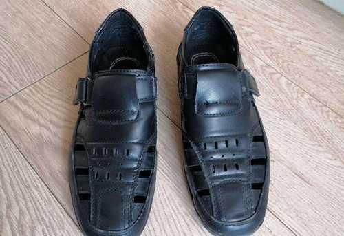 Туфли-сандалии классические для мальчика 34 р