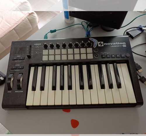 Midi клавиатура novation launch key 25 mk2