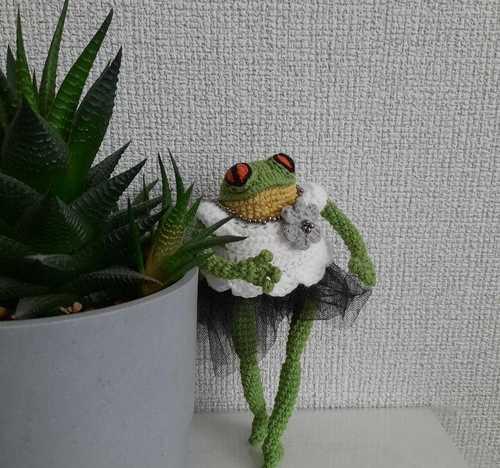 Вязаные игрушки лягушка