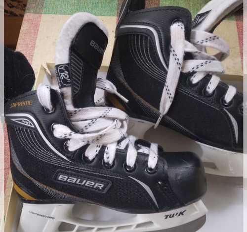 Коньки хоккейные bauer 12